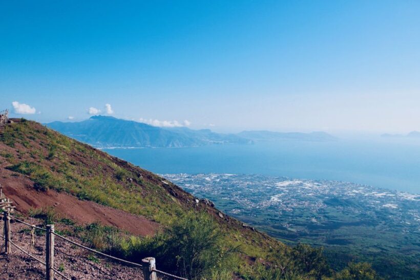 From Naples: Pompeii and Vesuvius Guided Day Trip with Lunch - What Makes This Tour Stand Out