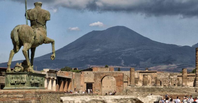 From Naples ( Port ) to Pompei - The Value of the Tour
