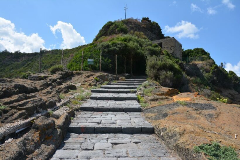 From Naples: Procida Island Day Trip with Lunch - Key Points