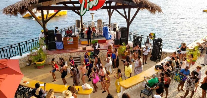 From Negril/Palladium: Negril Beach and Ricks Cafe Tour - Key Points