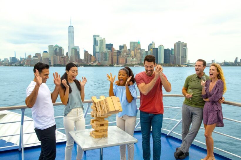 From New Jersey: New York City Buffet Lunch or Dinner Cruise - The Views: Iconic Sights and Photo Opportunities