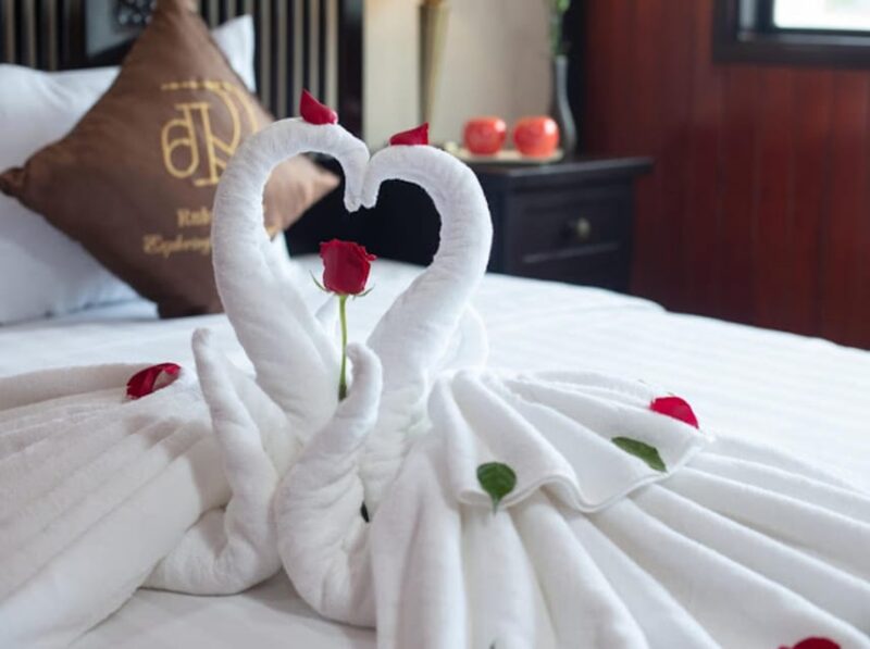 From Ninh Binh : Ruby Ha Long Bay Overnight Cruise 2D 1N - Quality of Food and Onboard Activities