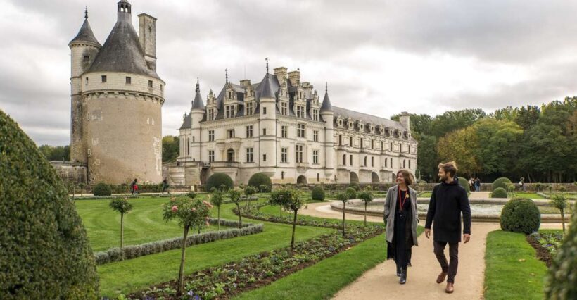 From Paris: Loire Valley Castles Tour with Hotel Transfers - The Downsides and Considerations