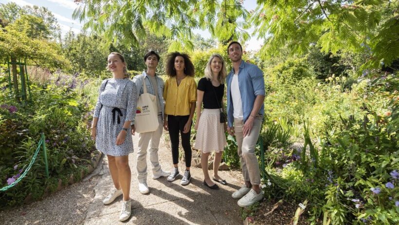 From Paris: Monet Impressionism Tour to Giverny by Minibus - The Value of Guided Tours vs. Self-Guided Visits