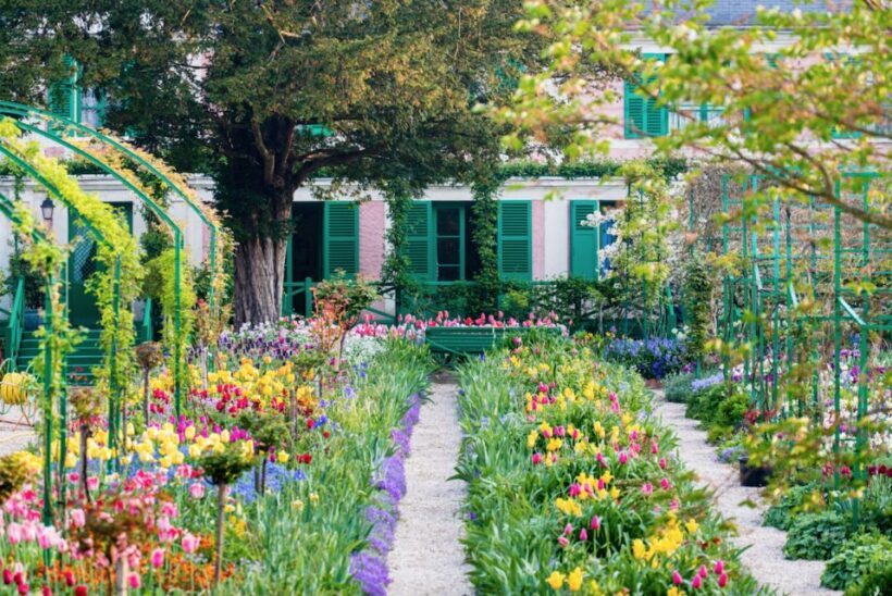 From Paris: Private Day Trip to Giverny and Auvers sur Oise - Exploring the Private Day Trip to Giverny and Auvers-sur-Oise from Paris