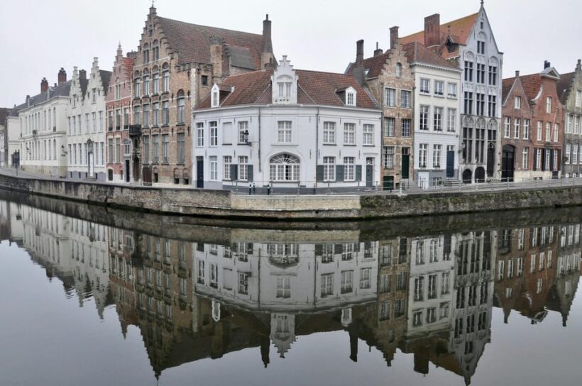 From Paris: Private Small Group Day Trip to Bruges - The Summer Canal Cruise: A Romantic Perspective