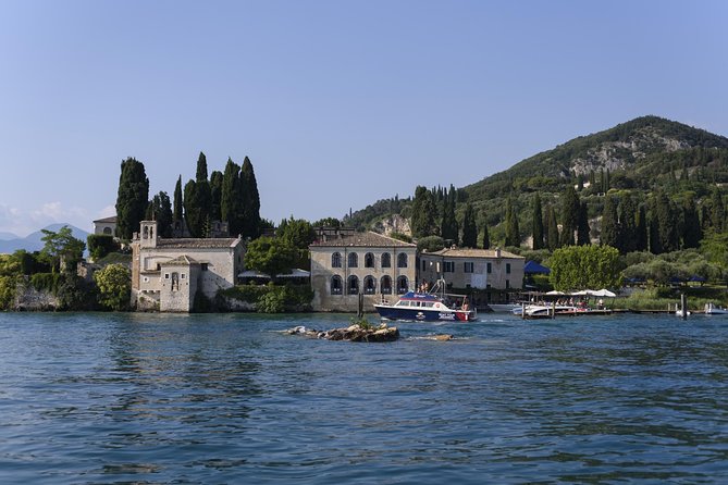 From Peschiera: Cruise on the Southern Coast to Sirmione - Amenities and Onboard Experience