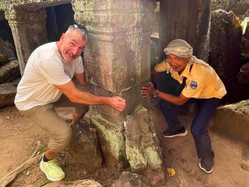 From Phnom Penh: Siem Reap & Angkor Wat Day Trip With Lunch - The Iconic Bayon and the South Gate of Angkor Thom