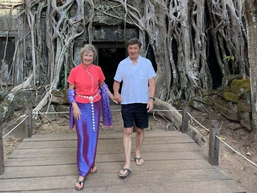 From Phnom Penh: Siem Reap & Angkor Wat Day Trip With Lunch - Wrapping Up the Day: Sunset and Return Journey