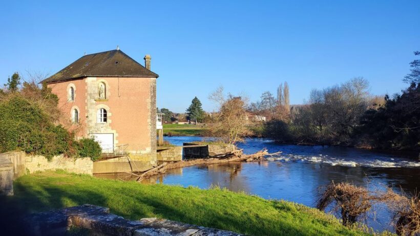From Poitiers: Private Tour of Saint-Savin - FAQs
