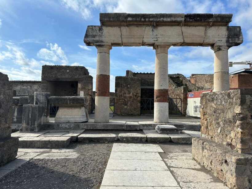 From Pompeii: Vesuvius excursion + Pompeii guided tour - FAQs