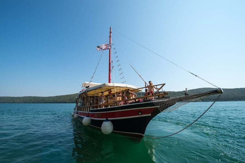 From Pore: Boat Day Trip to Rovinj with Fish Lunch - The Itinerary in Detail