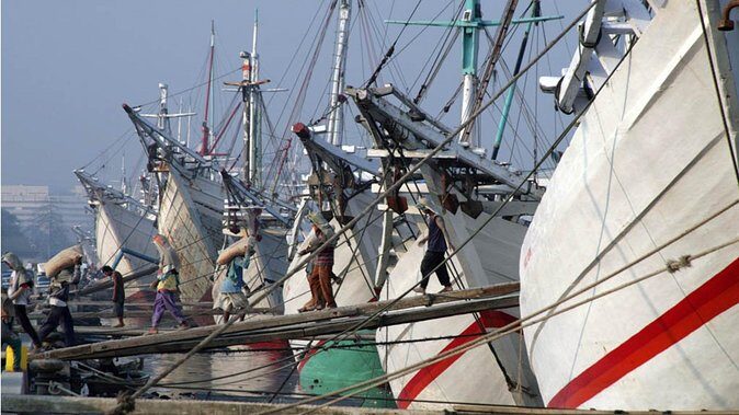 From port Tanjung priok : Jakarta Private Tour With Lunch - The Itinerary in Detail