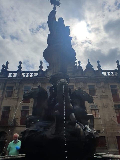 From Porto to Santiago de Compostela up to 3 Stops - Key Points