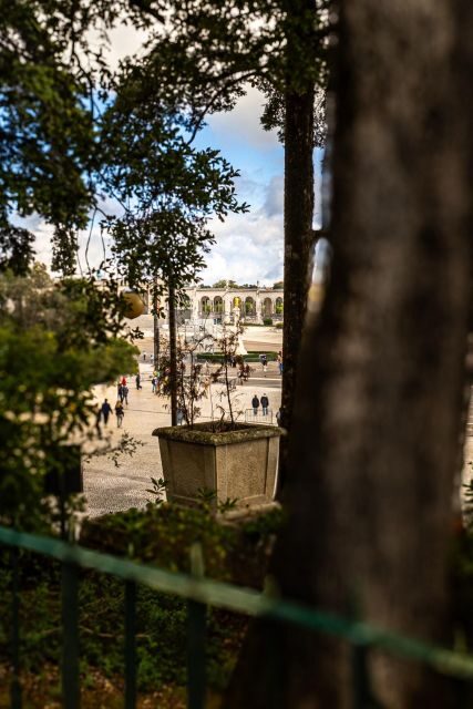 From Porto: Transfer to Lisbon with stops until 3 cities - Who Should Consider This Tour?