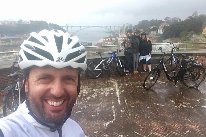 From Porto With View to Gaia: Private Bike Tour #Ducksideofporto - Visiting Local Cafes and Viewpoints