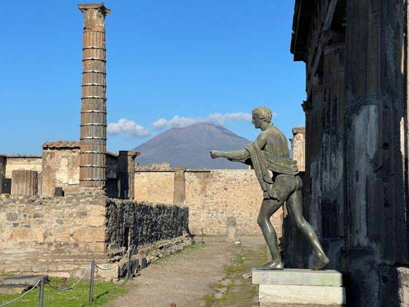 From Positano: Pompeii & Vesuvius tour small group - Key Points