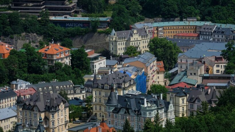 From Prague: Karlovy Vary Day Trip - Key Points
