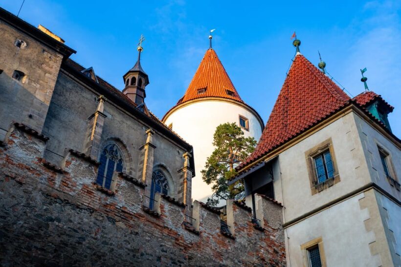 From Prague: Kivoklát Castle & Motorcycle Museum Day Trip - Key Points