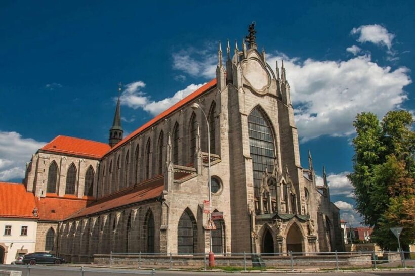 From Prague: Kutna Hora Day Trip with Local - Exploring Kutna Hora’s Architectural Gems