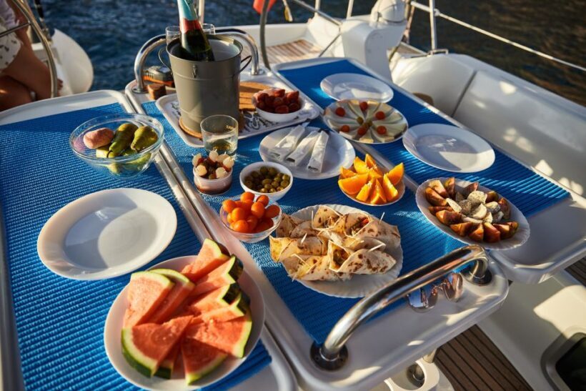 From Puerto de Mogán: Sailboat Trip with Food and Drinks - Authentic Insights from Reviews