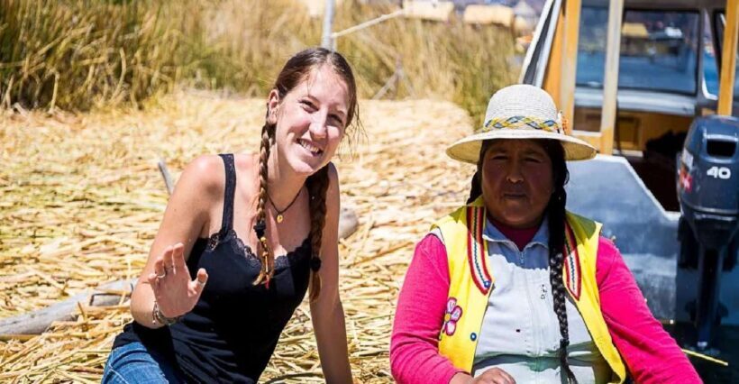 from puno lake titicaca 2 days with bus to cusco - Day 1: Floating Islands and Highland Hospitality