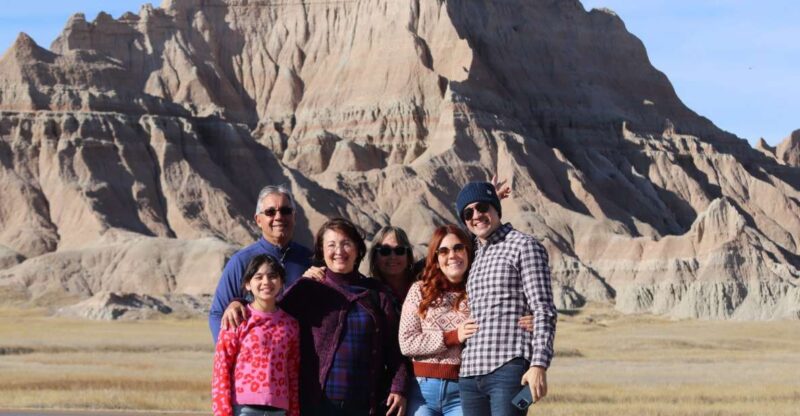 From Rapid City: Epic Badlands Tour and Legendary Wall Drug - Picnic Lunch with a View