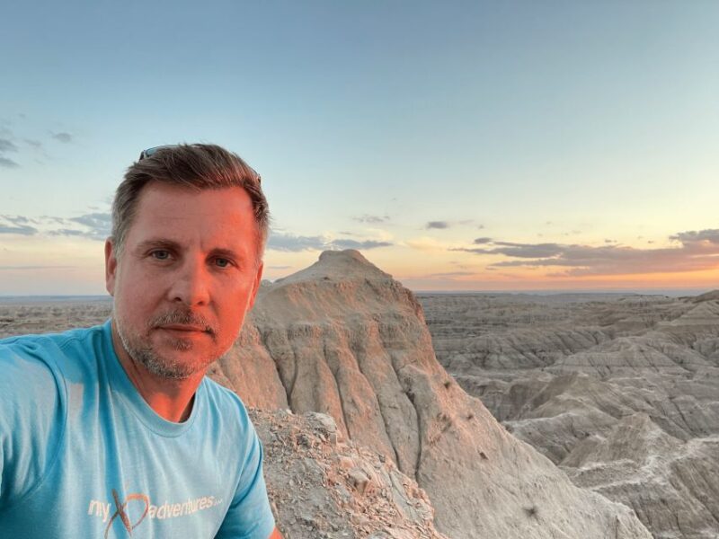 From Rapid City: Epic Badlands Tour and Legendary Wall Drug - Visiting Wall Drug: An Iconic American Stop