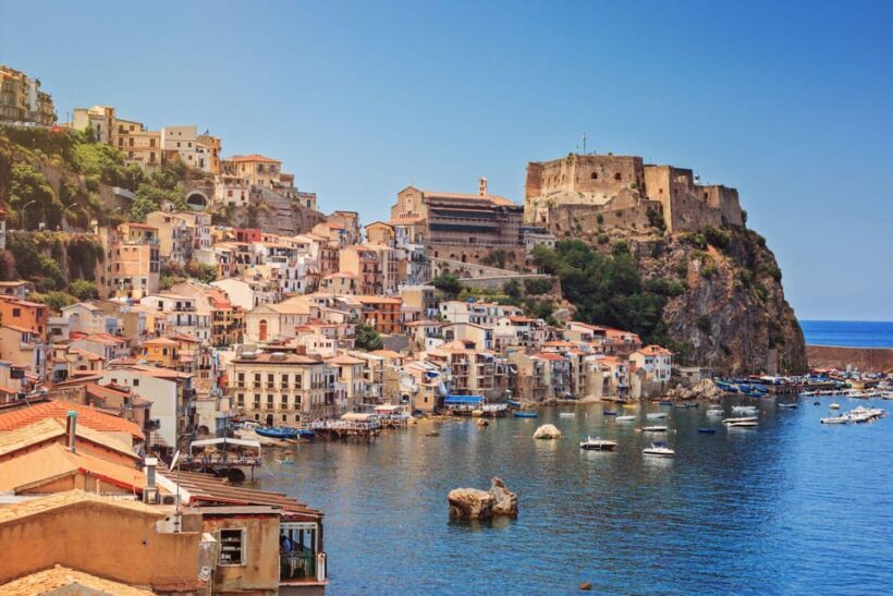 From Reggio Calabria & surrounding: Reggio Calabria & Scilla - Reggio Calabria: A City of Ancient Roots and Artistic Treasures
