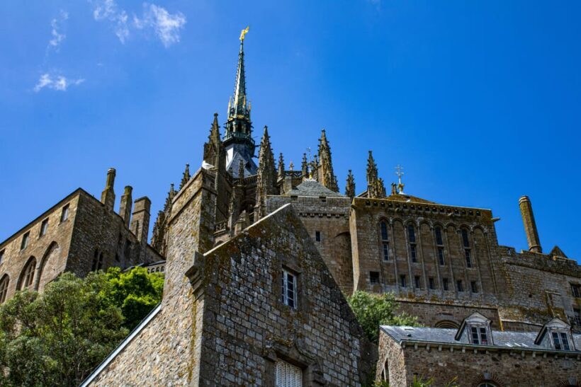 From Rennes: Mont Saint Michel Private Day Trip - Walking the Fortifications & Scenic Views