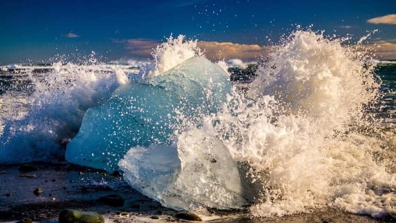 From Reykjavik: Glacier Lagoon and Fjaðrárgjúfur Canyon Tour - Exploring Iceland’s South Coast: A Deep Dive