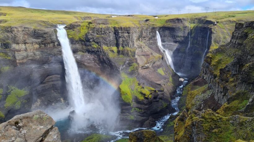 From Reykjavik: Highlands Jeep Tour & Landmannalaugar Hike - Transportation and Group Size