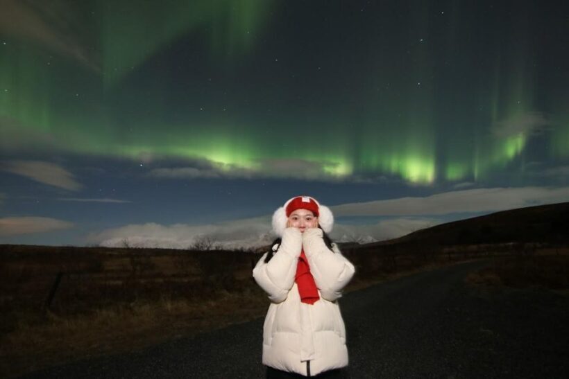 From Reykjavik: Northern Lights Tour with Hot Cocoa & Photos - Transportation & Group Size