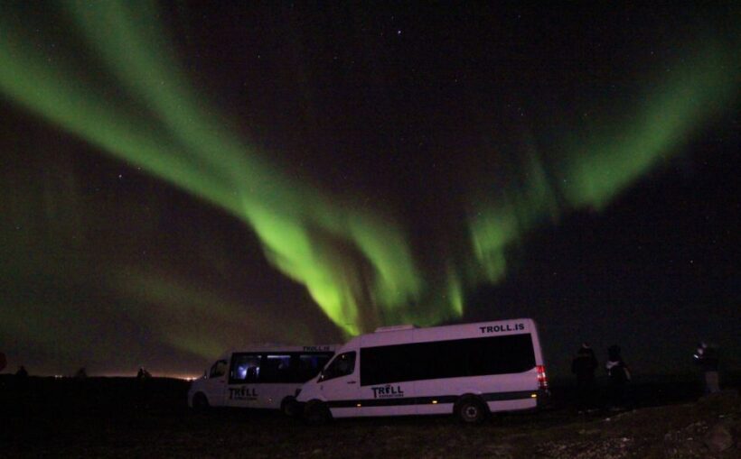 From Reykjavík: Northern Lights Tour with Hot Cocoa & Photos - The Overall Tour Experience: What You Can Expect