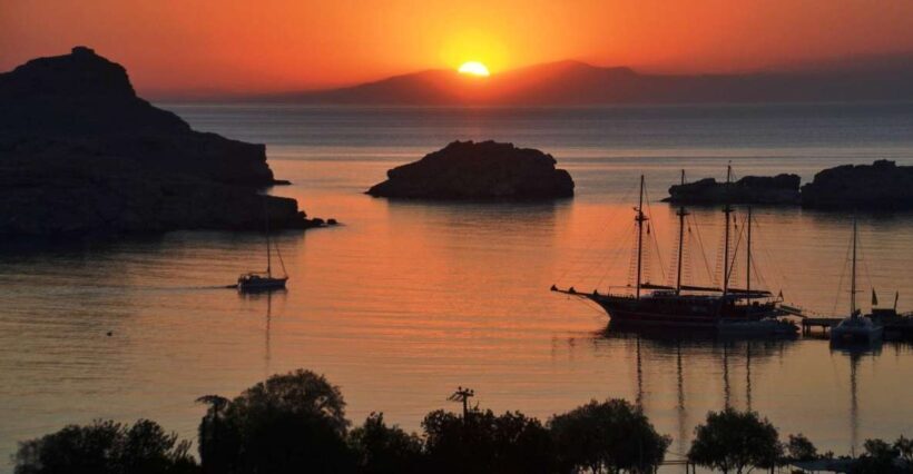 From Rhodes City: Evening Bus Trip To Lindos - What to Expect in Lindos