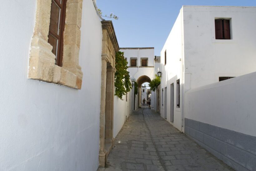 From Rhodes: Lindos Village and Acropolis Guided Tour - Exploring Lindos with a Guided Tour from Rhodes: A Practical and Enjoyable Experience