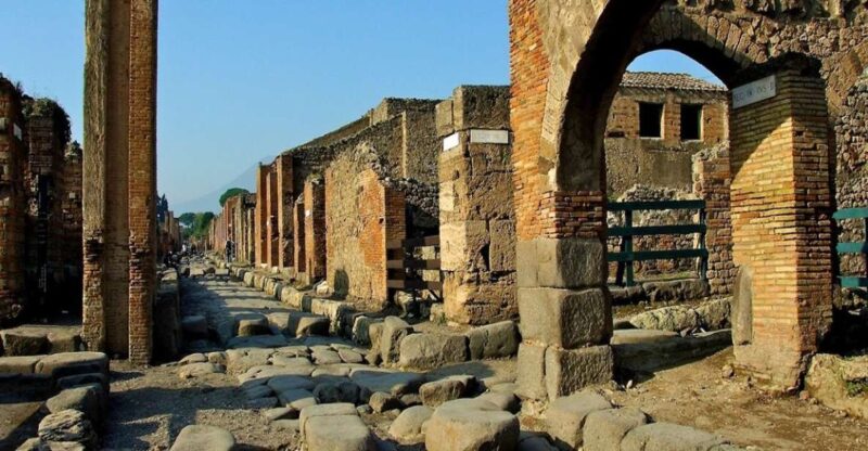 From Rome: Guided Tour to Pompeii with priority admission - The Value of This Tour