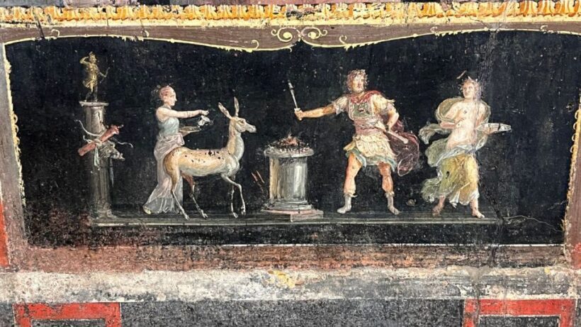 From Rome: Pompeii and Naples Day Trip by High-Speed Train - The Guides: The Heart of the Tour