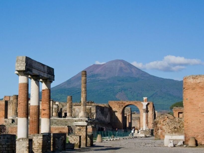From Rome: Pompeii and Naples, Full Day Tour with Lunch - Exploring Naples: City Life and Culture