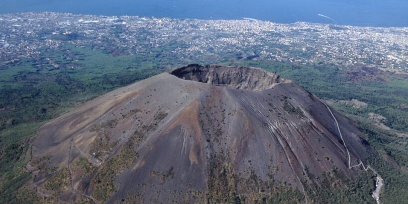 From Rome: Pompeii Ruins and Mt. Vesuvius with Lunch&Wine - A Detailed Look at Your Day Trip