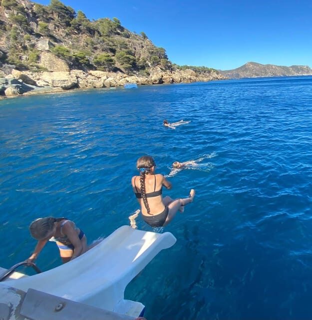 From Roses: Cap Norfeu Boat Cruise & Swimming - Exploring the Itinerary and Experience