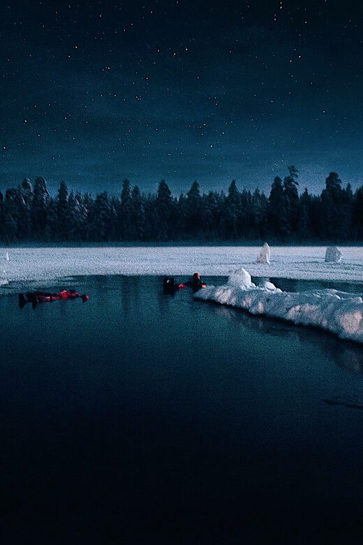From Rovaniemi: Ice Floating under Aurora Borealis - Comfort and Inclusives