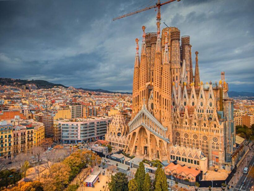 From Salou: Montserrat Monastery and 4 hours in Barcelona - Exploring Montserrat Monastery: A Spiritual and Natural Wonder
