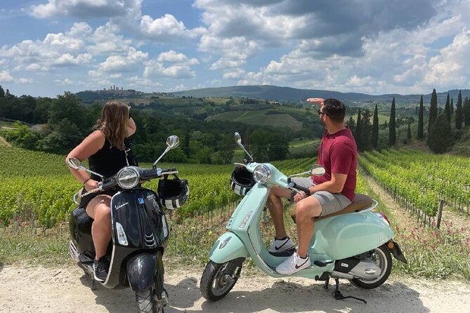 From San Gimignano: Tuscany Vespa Tour With Lunch & Wine Tasting - Arriving in San Gimignano