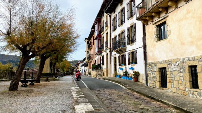 From San Sebastian: Hondarribia Sightseeing and Pintxos - FAQs