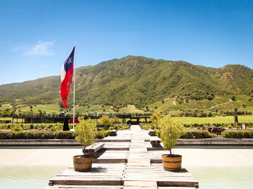 From Santiago: Colchagua Valley Wine Route Day Tour - Exploring Clos Apalta: An Award-Winning Winery