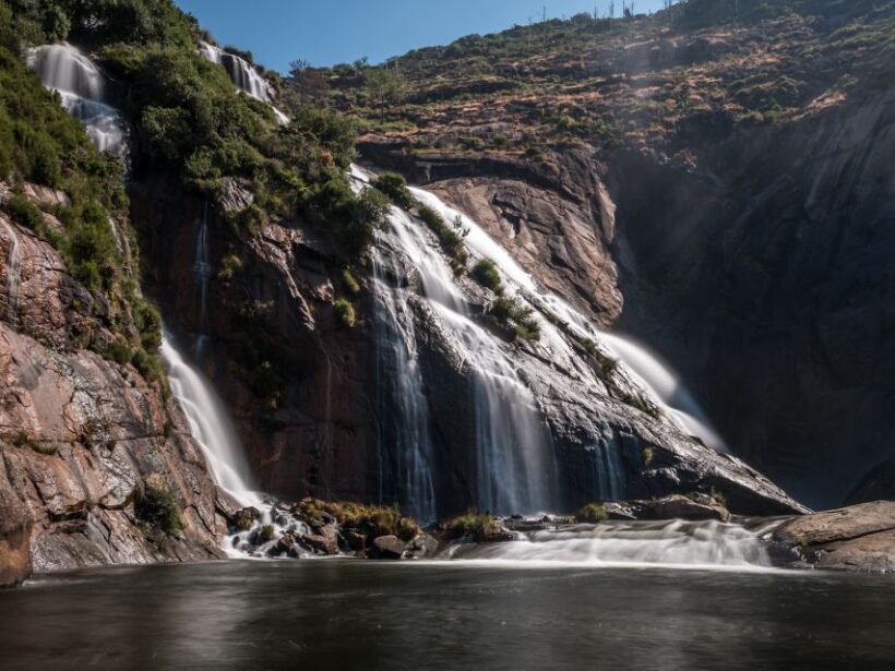From Santiago: Finisterre, Muxia & Costa da Morte Excursion - Lunch and Leisure in Finisterre (100 minutes)