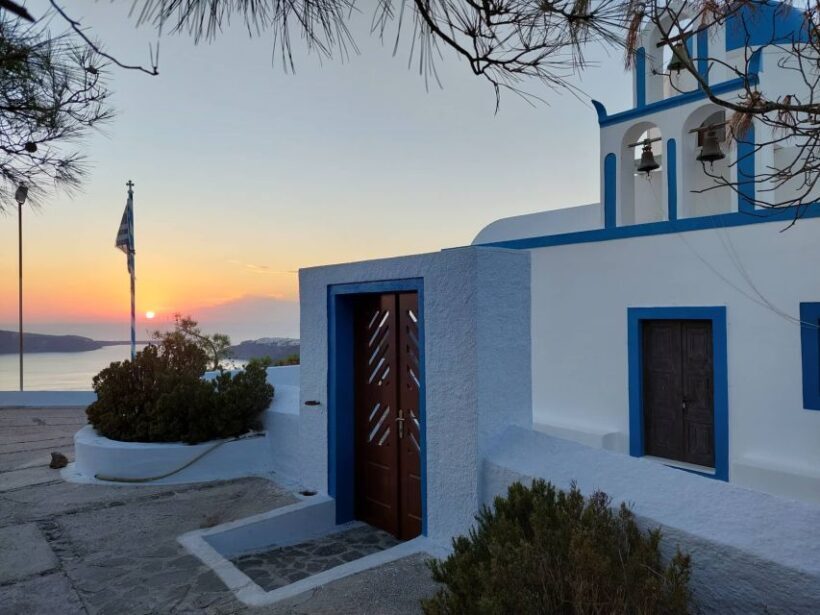 From Santorini: Guided Oia Morning Tour with Breakfast - The Transportation, Timing, and Group Dynamics