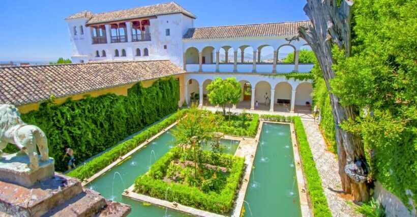 From Seville: Private Granada Day-Trip with Alhambra Visit - Walking Through Granada’s Albaicin