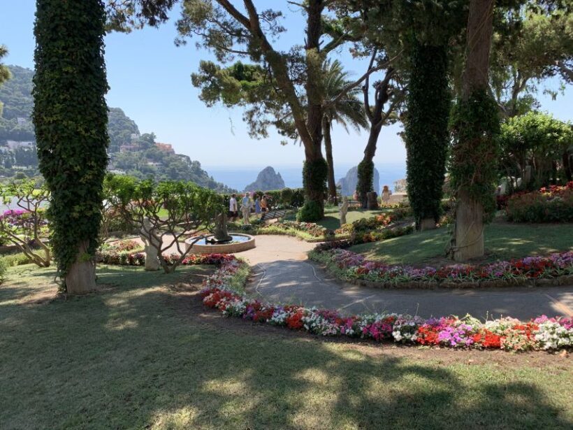 From Sorrento: Day Trip to Capri & Anacapri with Blue Grotto - The Guides: Knowledgeable and Engaging